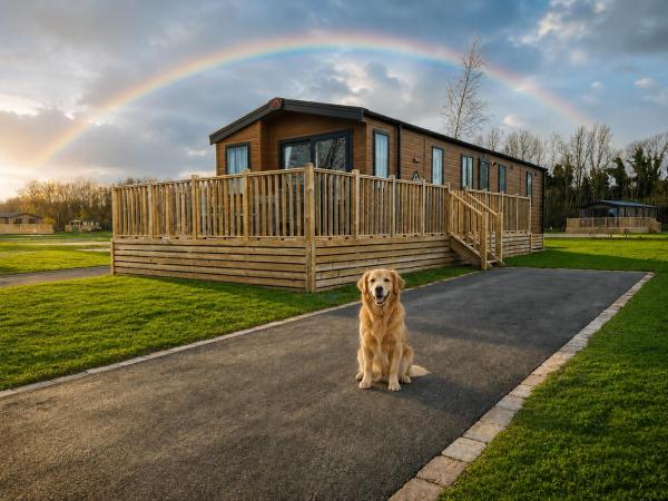 Dogs Free, Caves & Waterfalls 30 Mins Away, Sleeps 6 - The Debonair - Carnforth