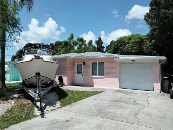 Charming 2-bedroom Cottage In Enjoyable Pinellas Park With Ac, Wifi, And More - Pinellas Park, FL