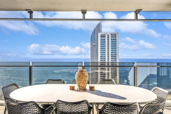 Luxury Sky Home Ocean Views Sleeps 10! - Surfers Paradise