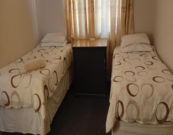 Budget Rooms With Shared Bathroom- Klerksdorp - Klerksdorp