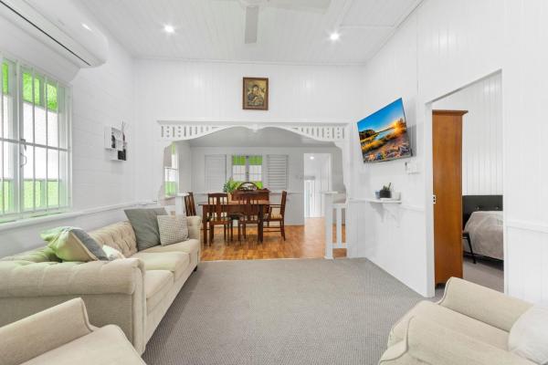 A Charming Period Stay, Lovingly Restored - Townsville