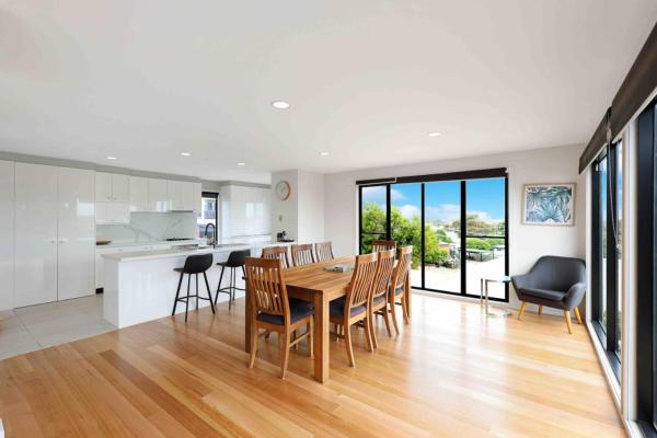 Ocean Escape- 5 Bedroom, 3 Bath- Sleeps 11 - Queenscliff