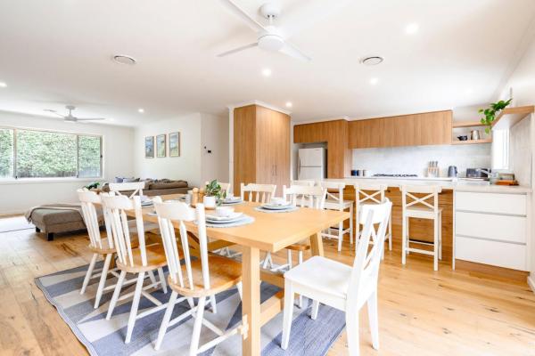 Ocean Grove Holiday Retreat 3br Beach House Ocean Grove Sleeping 6 3 Bedroom 2 Bathroom - Leopold