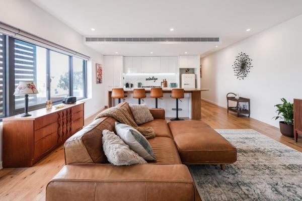 104 Portarlington Esplanade 2 Bedroom, 2 Bathroom Apartment Parking Walk To The Beach And Shops Elevator Access - Drysdale
