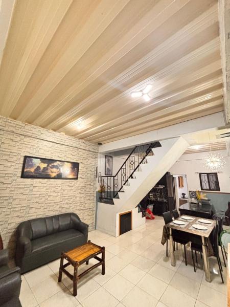 Axon Cozy Modern House Blue Unit Near The Walking Street - Angeles