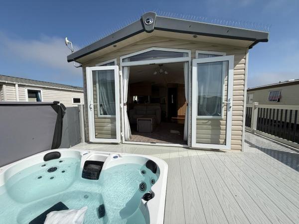 Sunnymede E9 - Hot Tub Caravan - Fantasy Island - Pet Friendly, Wifi, Bed Linen - Meadow Lakes Caravan & Lodge Hire - Anderby Creek
