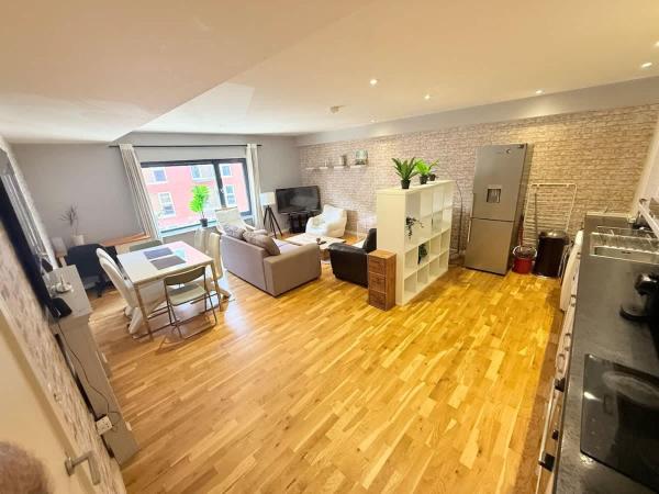 The Loft Sleeps 6 With Free Offstreet Parking - Arnolfini Arts