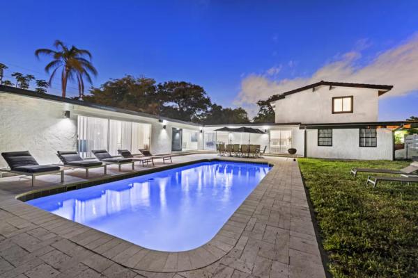 Villa Ravena, Private 8br Paradise With Heated Pool - Pembroke Pines, FL
