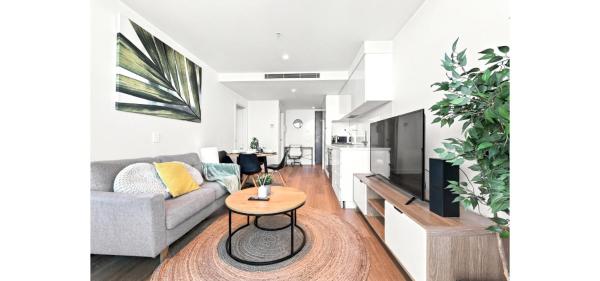 Modern Southbank Oasis 2br With Resort Amenities And Stunning Balcony Views - Melbourne Sports Centres - Lakeside Stadium