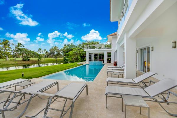 Pool View Villa With Jacuzzi & Chef At Cocotal Golf & Country Club - Punta Cana
