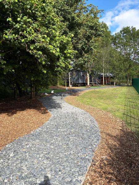 Family & Group Luxury Private Hut Retreat Sleeps 8 - Broadway