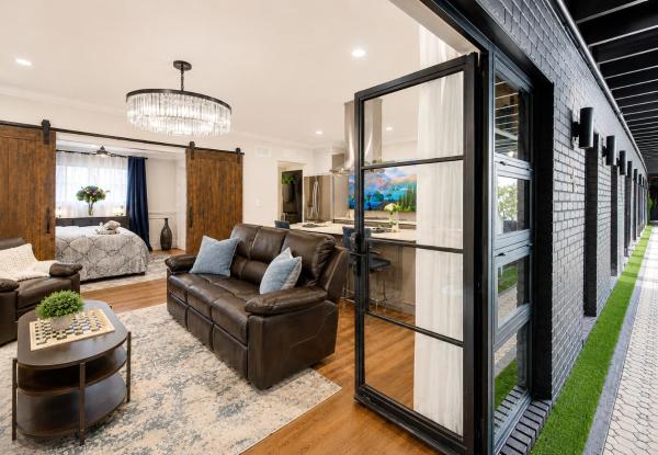 Modern Lux 1-br Apartment Patio & Onsite Hot Tub - 大叻市