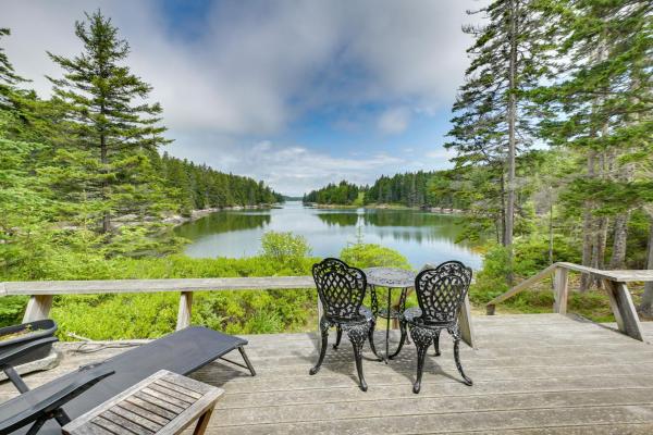 A True Escape: Island Sanctuary In Vinalhaven - Vinalhaven, ME
