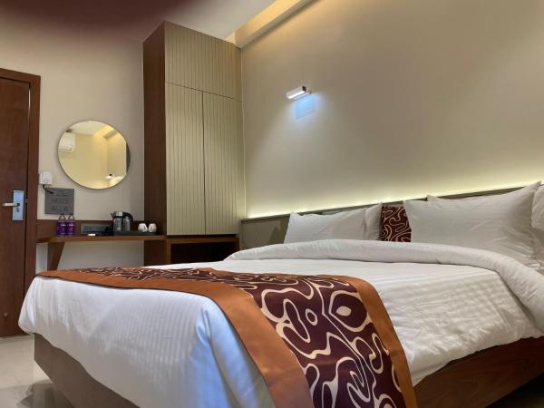 Hotel Vishwaraj Residency - Solapur