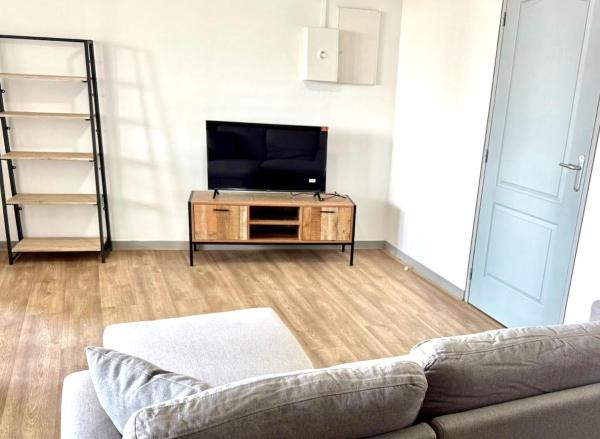 Appartement Chaleureux Avec Véranda, Proche Des Commodités - La Réunion