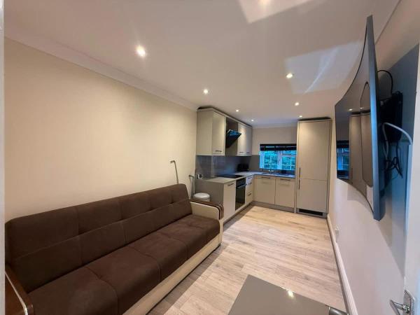 Family-friendly 4br Home With Free Parking - トゥイッケナム