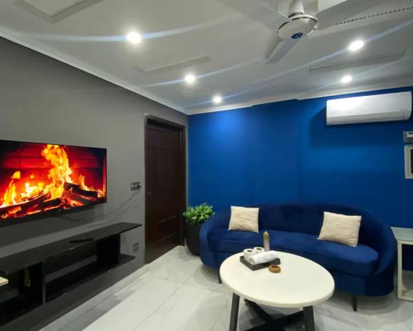 Skyline Luxury Apartments Bahria Lahore - Lahore