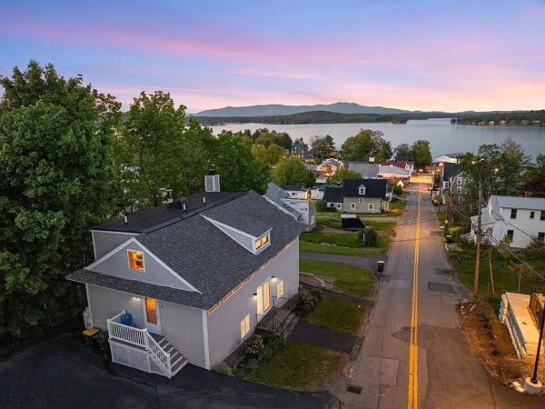Post Card Views Of Lake Winni Close To It All! - New Hampshire (State)