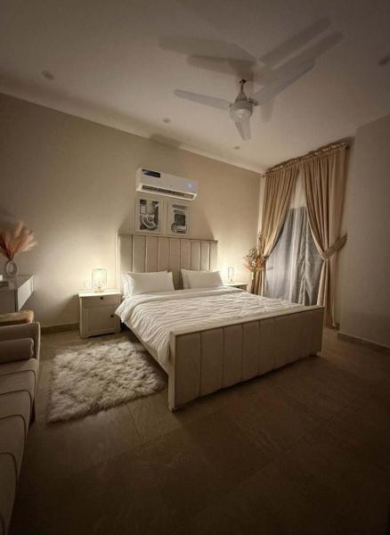 Marvel Den,center Of City,gulberg - Lahore