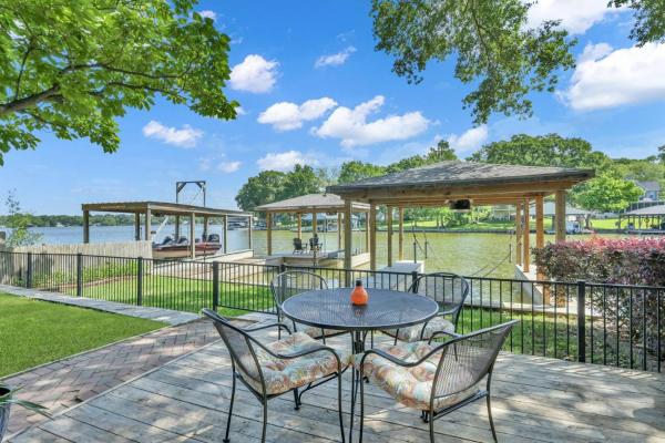 The Marlin House - Willis, TX