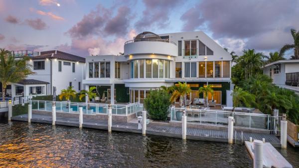 Villa Seminole Luxurious Waterfront Retreat With Pool Gym Hot Tub - Fort Lauderdale