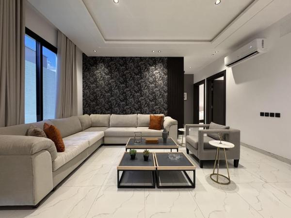 C1 - Spacious Ground-floor 4 Bedroom Apartment - Riyadh