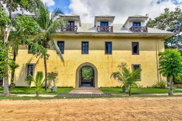 Mahogany Hall Luxury Boutique Resort - Belize
