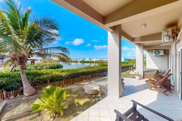 Suite F101 Mara Laguna - Belize