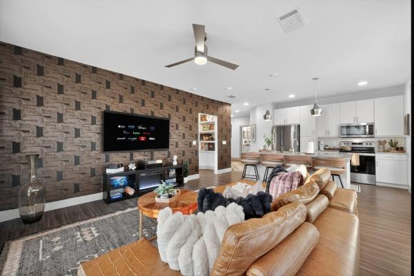Prime Cedarspring 2br - Games, Patio & Pool - Trinity Groves - Dallas
