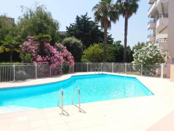 T2,garage,ac,swimming Pool,750 M From The Beach. - Fréjus
