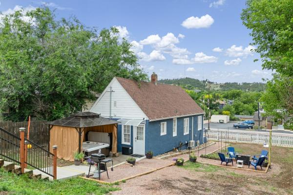 Cottontail Cottage - Rapid City, SD