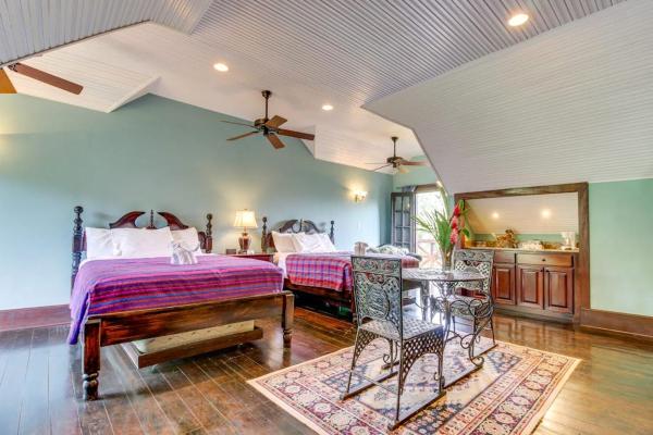 Monkey Suite At Mahogany Hall -Gold Standard Certified - Belize