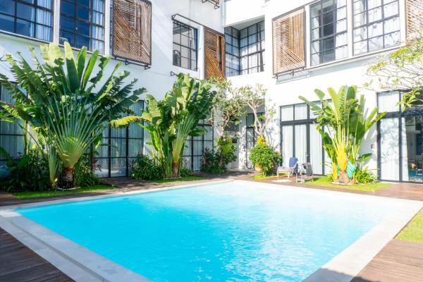 Modern 1br Tropical Loft With Shared Pool - Canggu