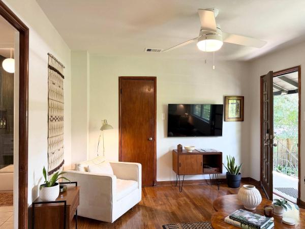 The Hideaway - With Pool & Hot Tub At The Ponderosa - 