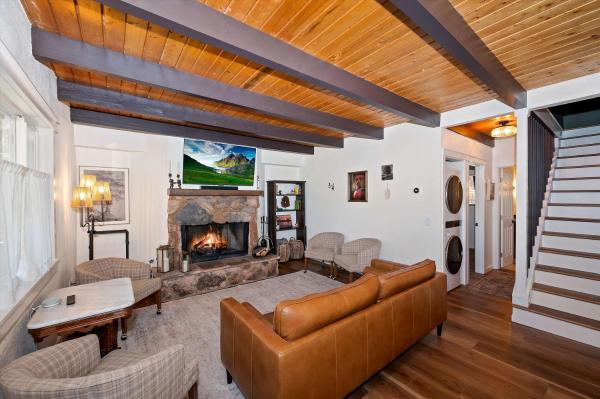 Natures Peak - Family Retreat With 2 Fireplaces - Running Springs, CA