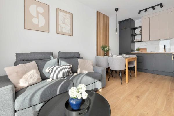 Stylish Apartment With Parking And Balcony By Noclegi Renters - Gdynia