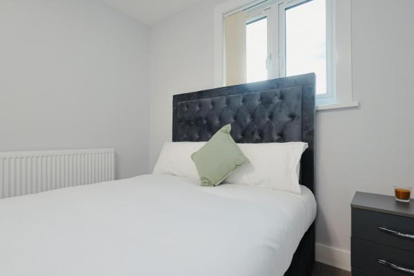 Adam Short Stay 2 - Woolwich