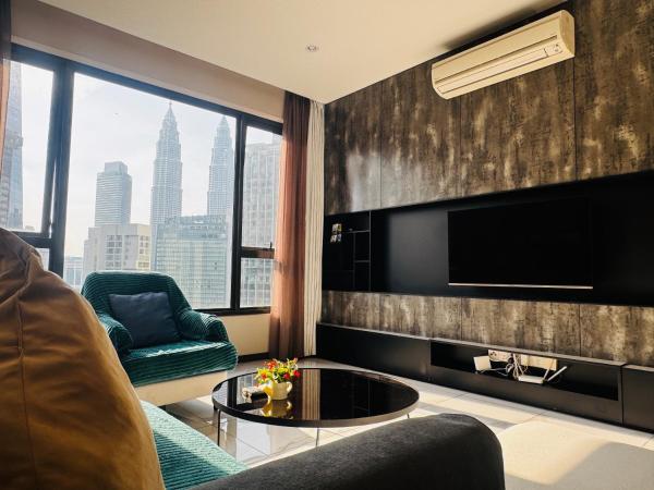 8 Kia Peng Hill Apartment By Klcc - Puchong
