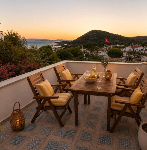 Villa With Private Pool And Unique Sea View In ÇEşme - Çeşme