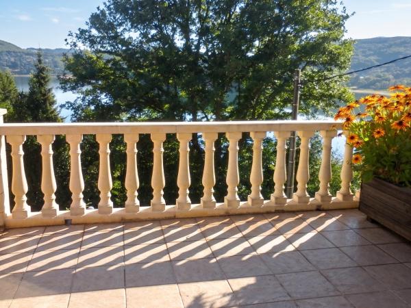 Maison Chaleureuse à Nages Avec Vue Sur Lac Et Montagne - Lacaune