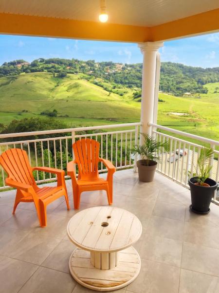Appartement Spacieux Avec Vue Montagne à Le Marin, 82 M². - Martinica