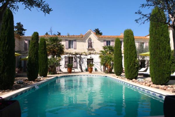 Villa Spacieuse Et Charmante à Saint-gilles Avec Piscine Privée - Arles