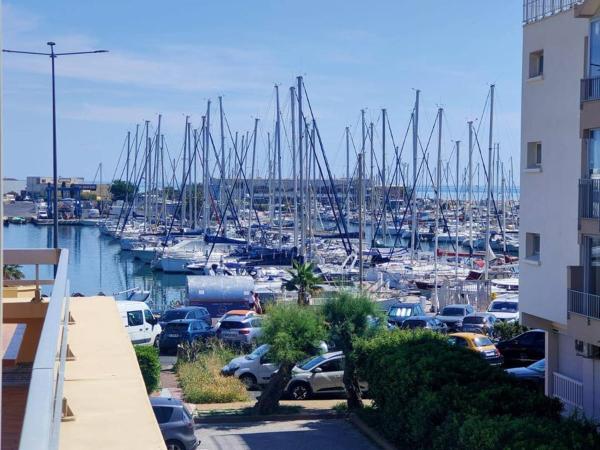 Agréable Appartement 3 Pièces Avec Terrasse Et Parking à Canet-port - Fr-1-696-114 - Canet-en-Roussillon