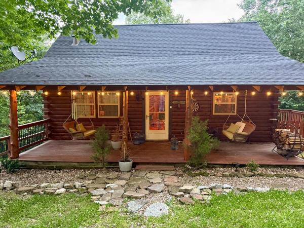 Jackson's Cabin - Beaver Lake, AR