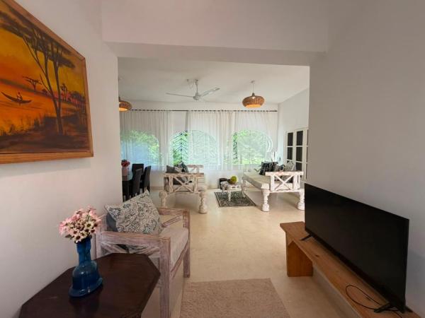 Nyali 2 Bedroom Beachfront Apartment - Kenya