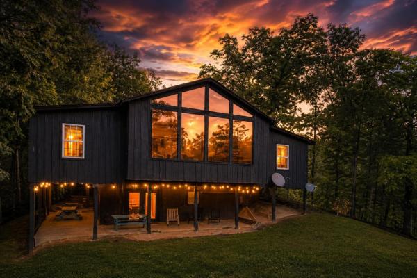 Ridgecrest Retreat - Hot Tub - Game Rooms - Group Cabin - Tennessee