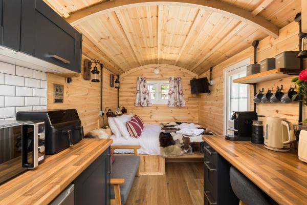 New Chic Shepherds Hut In Bourton On The Water - Cotswolds