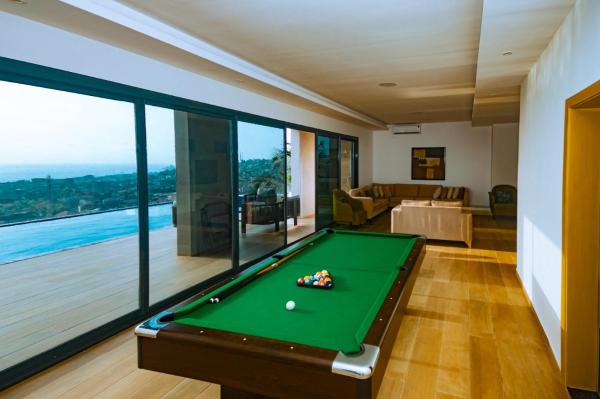 Elegant Hillside Ocean Stay - Sierra Leone