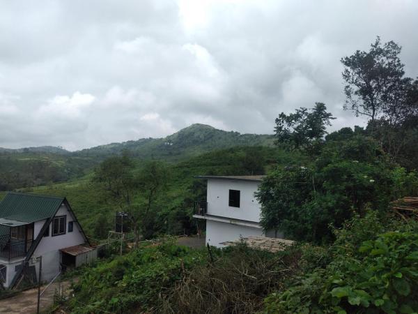Vagamon Leafhill Mouthing View Holidays - Vagamon