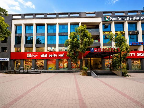 Fun Hotels Gandhinagar - Gandhinagar